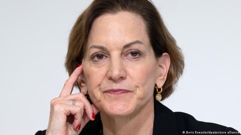Anne Applebaum atakuje Elona Muska – DW – 24.11.2024