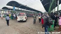 Protestos em Maputo deixam 350 mil pessoas sem transporte – DW – 10/12/2024