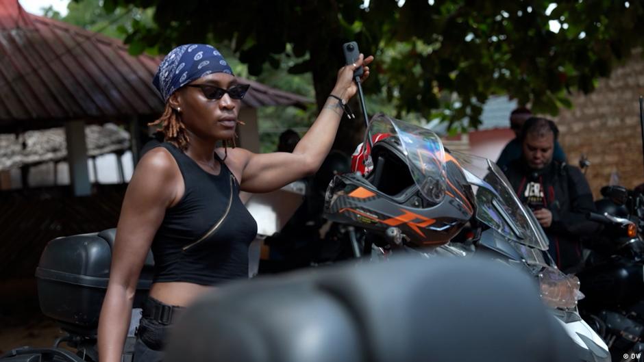 Ebaide Joy: A mulher que vai de mota do Quénia à Nigéria – DW – 05/11/2024