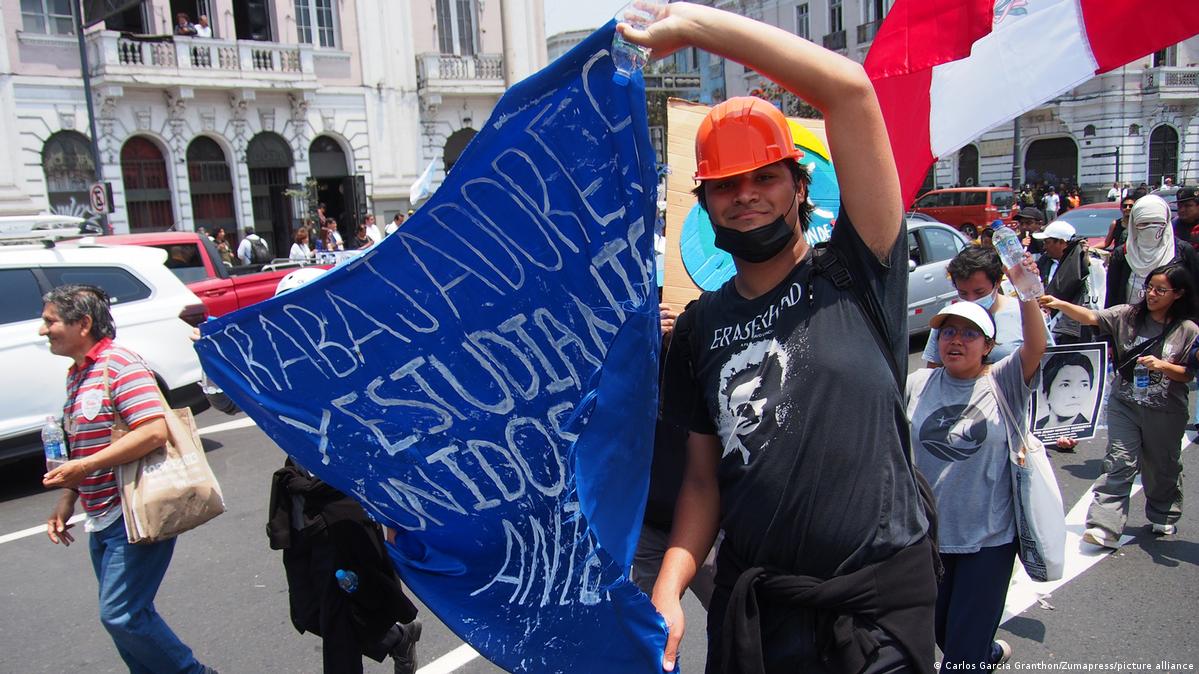 Protestan en Perú contra extorsiones del crimen organizado