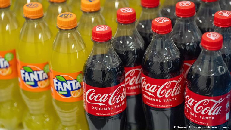 Coca-Cola recalls 28 million bottles in Austria – DW – 10/24/2024