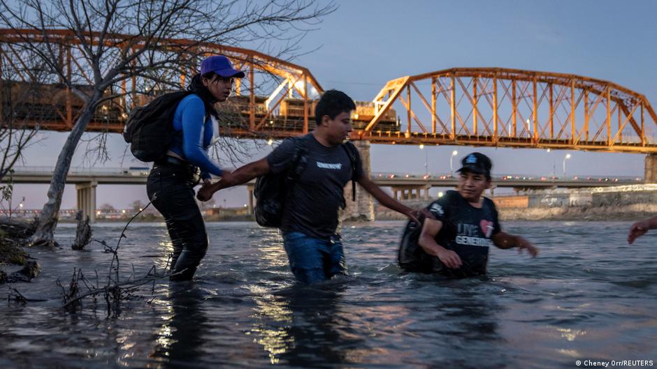 Deportaciones masivas, el arma multiusos de Trump – DW – 30/10/2024