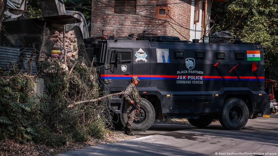 India: Gunmen kill 4 in Kashmir patrol attack – DW – 10/25/2024