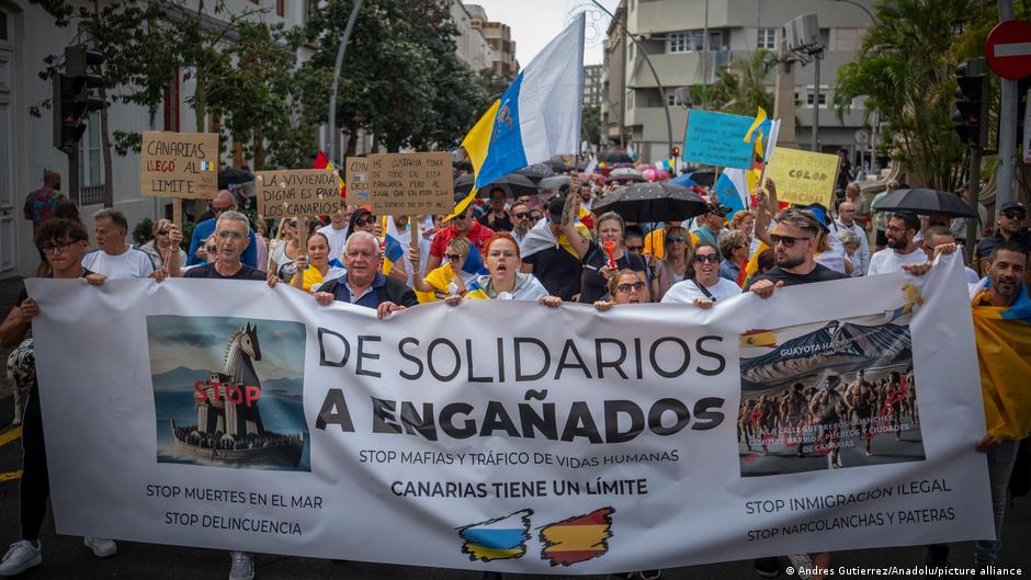 Κανάρια Νησιά: Διαδηλώσεις κατά της μετανάστευσης – DW – 28/10/2024