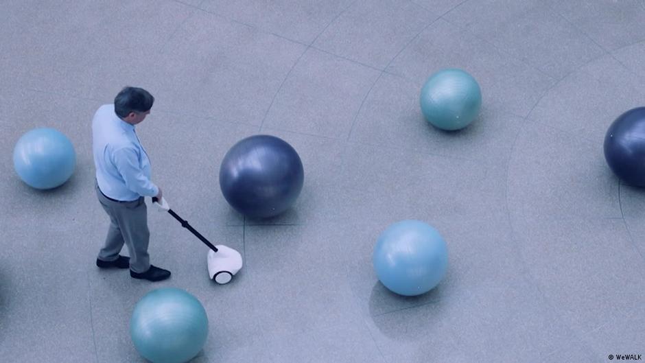 Blindenstöcke: Smart dank künstlicher Intelligenz – DW – 01.11.2024