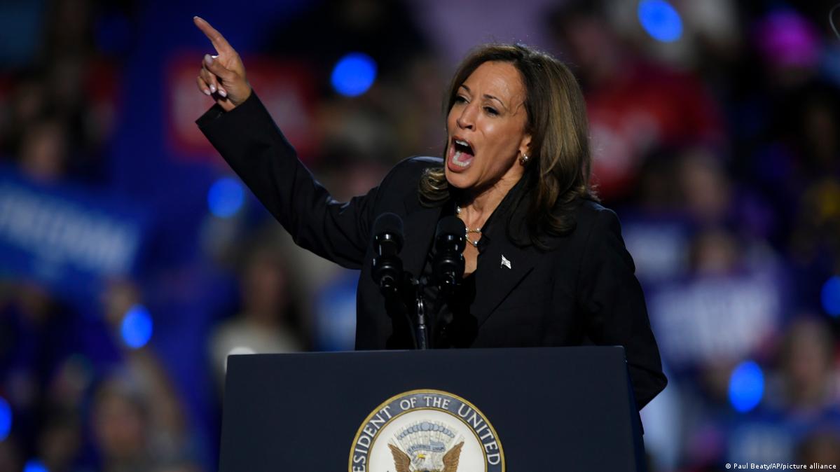 US election: Trump, Harris rally in Milwaukee – DW – 11/02/2024