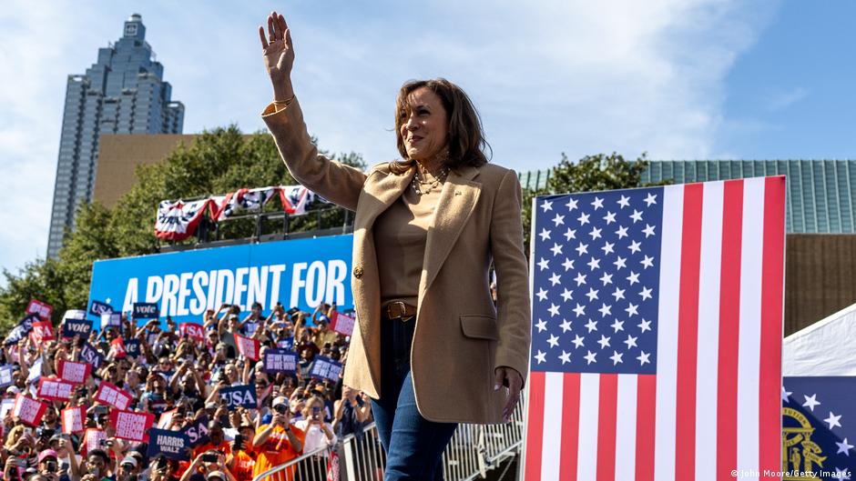 Sondeo: Harris adelanta a Trump en Iowa, fortín republicano – DW – 03 ...