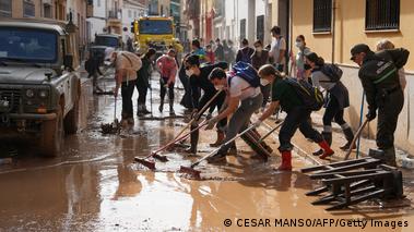 Flood disaster in Spain: Cleaning up after the nightmare