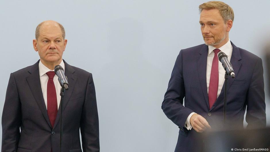 Germany's coalition government collapses over ailing economy – DW – 11 ...