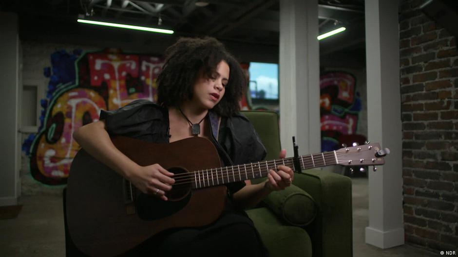 Is country music racist? – DW – 11/12/2024