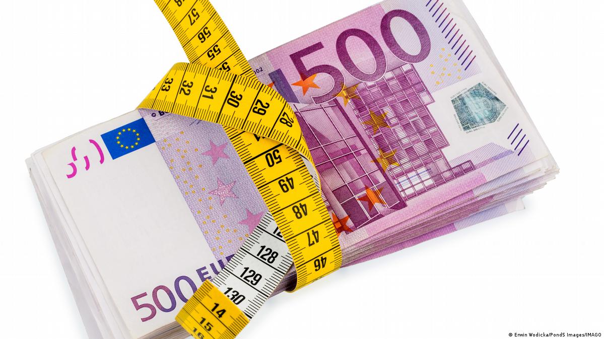 Fact check: Does lifting debt brake defy an oath of office? – DW – 11 ...