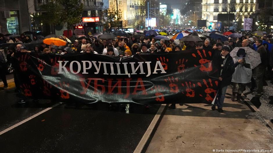 Nemački mediji o protestima u Srbiji: „Prerasta u krizu“ – DW – 12. 11 ...