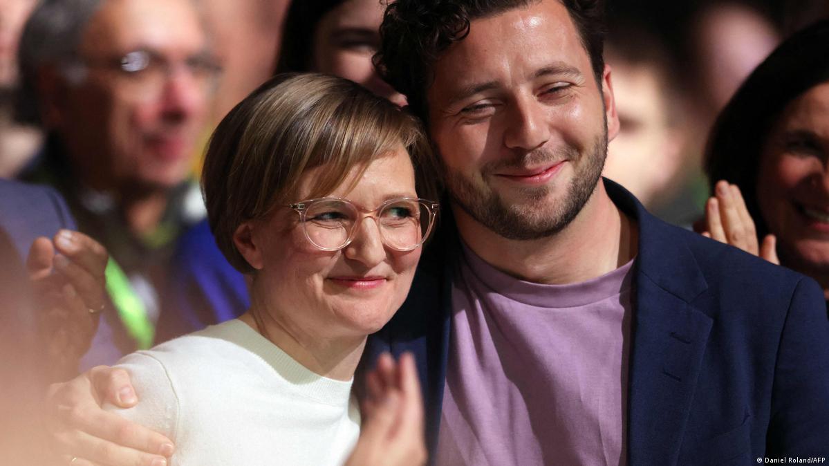 Brantner und Banaszak sind neue Grünen-Vorsitzende – DW – 16.11.2024