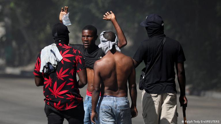 Watoto wanaosajiliwa na magenge ya silaha waongezeka Haiti – DW – 25.11 ...