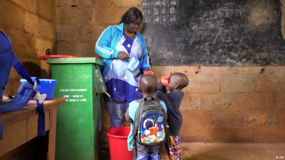How communities in Cameroon use sand to clean their water