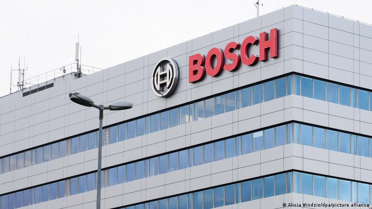 Germany: Bosch to cut 5,000 jobs with car industry in crisis – DW – 11 ...
