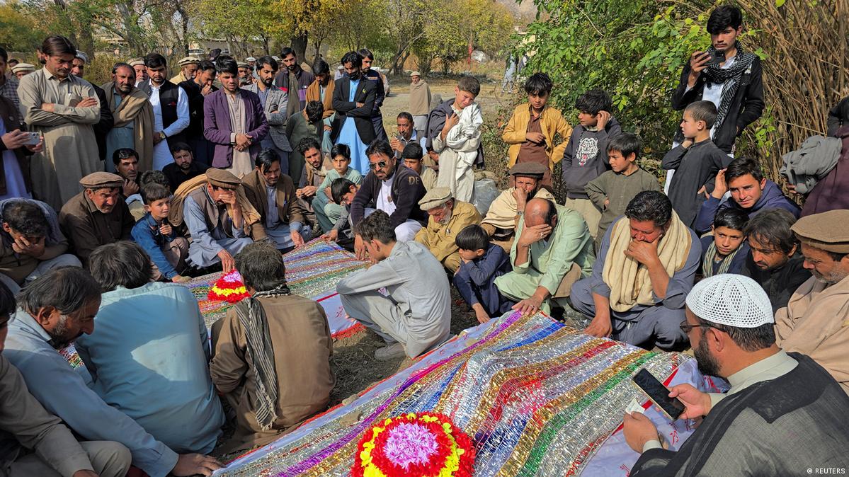 Pakistan: Dozens killed in sectarian violence – DW – 11/23/2024