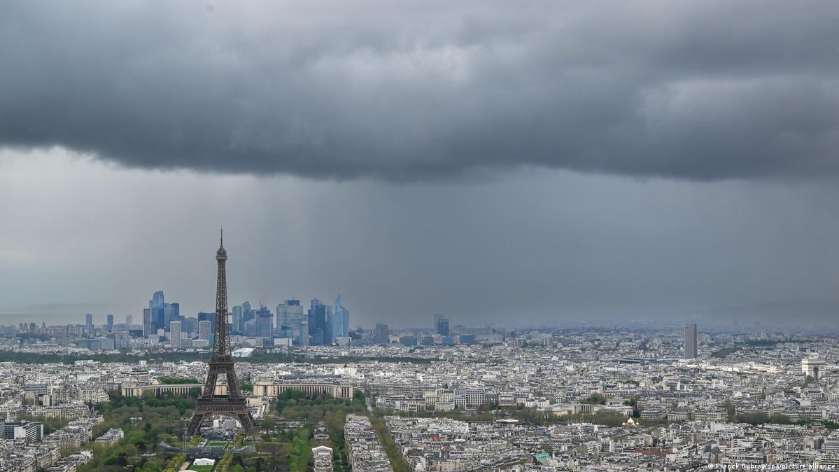 Is France heading for an economic storm?