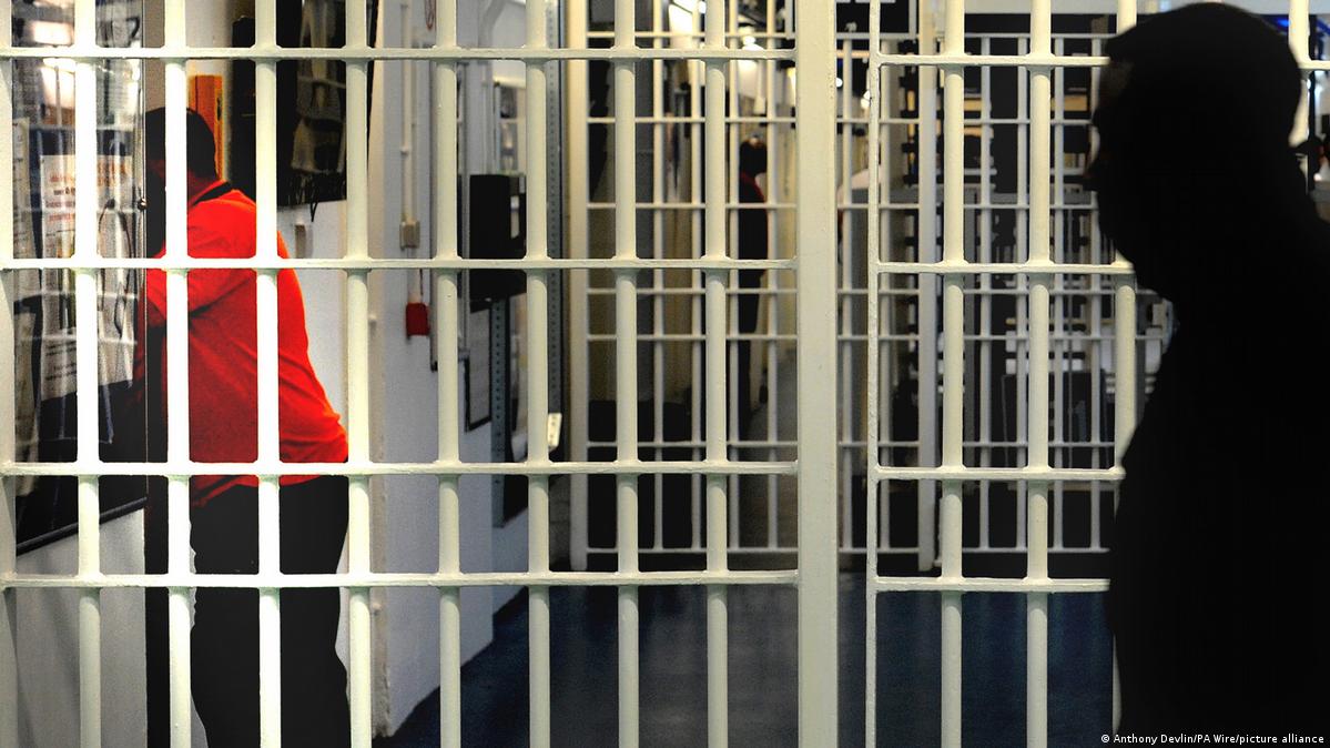 Sahel : les juntes multiplient les atteintes aux libertés – DW – 06/12/2024