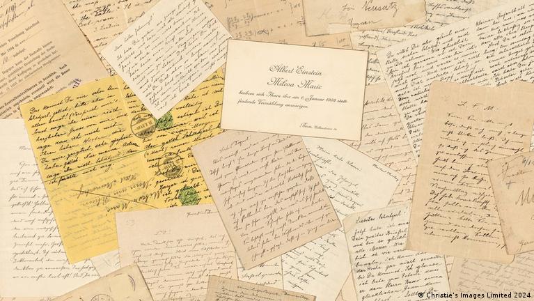 Einstein: Letters reveal legendary scientist's love of women – DW – 12 ...