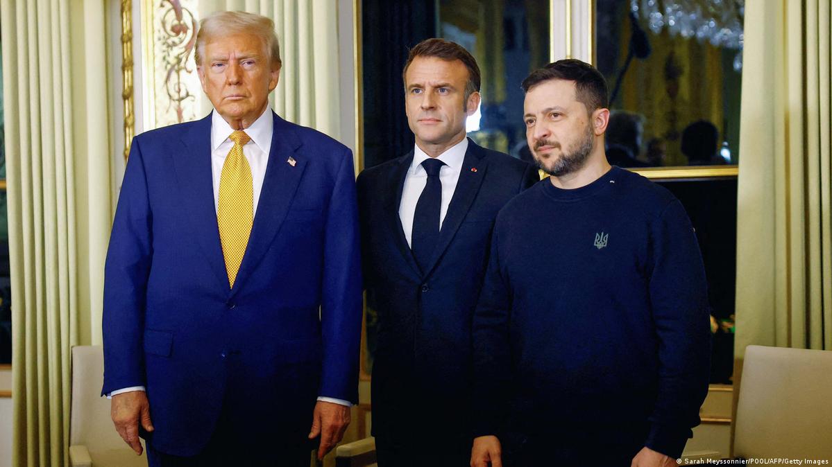 Ukraine: Zelenskyy urges 'enduring peace' in Elysee talks