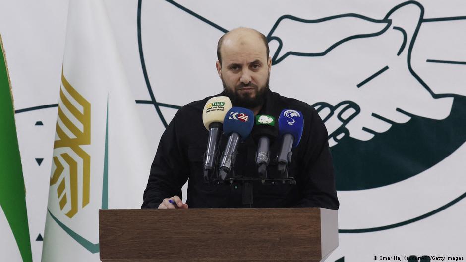 New Syrian prime minister calls for 'stability and calm' – DW – 12/11/2024