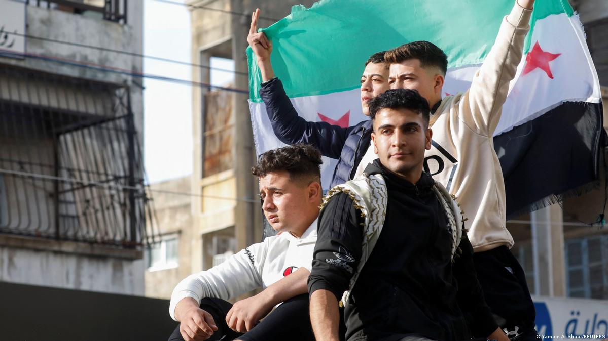 Syria updates: Olaf Scholz calls for 'inclusive' transition – DW – 12 ...