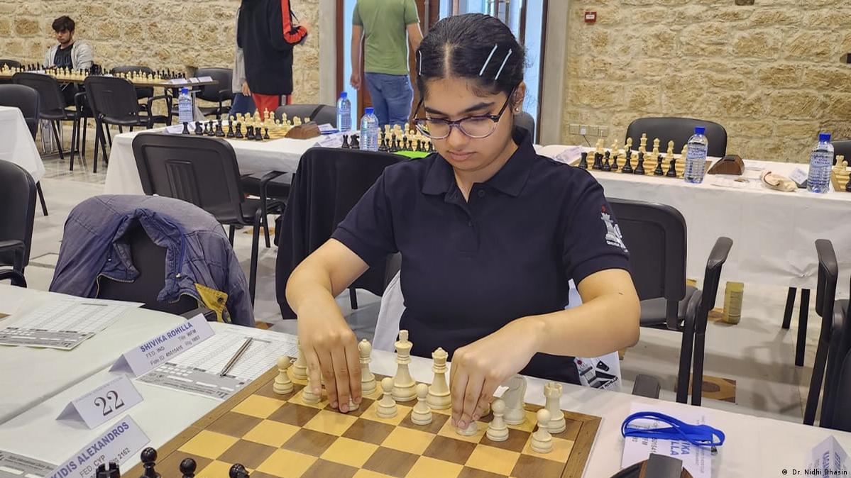 Schach-Weltmeister Gukesh: Inspiration für Mädchen in Indien – DW – 13. ...