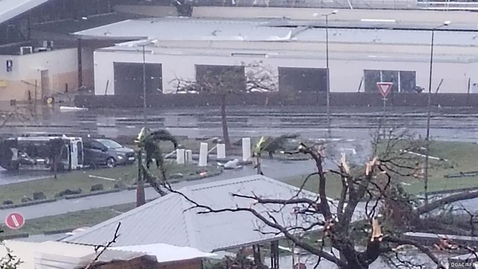 Cyclone Chido batters French island territory Mayotte – DW – 12/15/2024