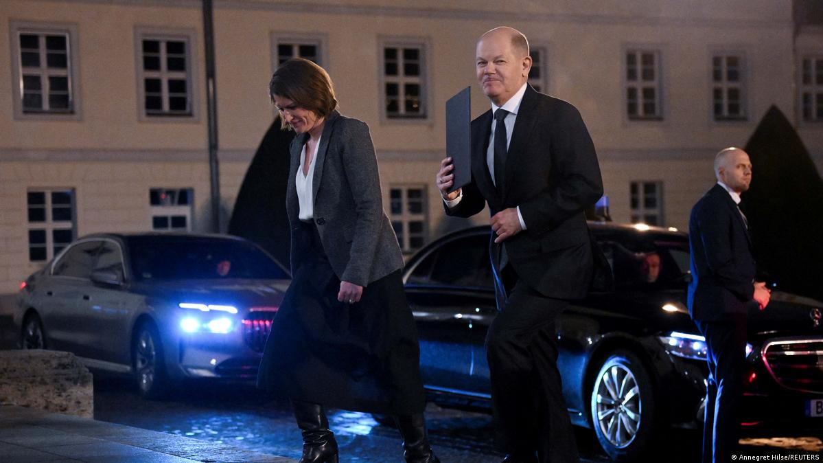 German election: Scholz loses confidence vote – DW – 12/17/2024