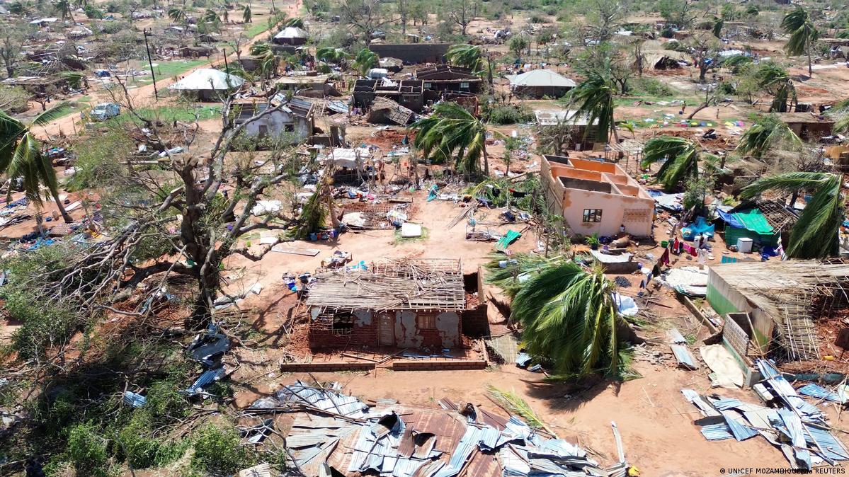 Cyclone Chido death toll in Mozambique rises to 94 – DW – 12/22/2024