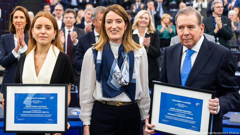 Parlamento Europeo entrega Sájarov a González y Machado – DW – 17/12/2024