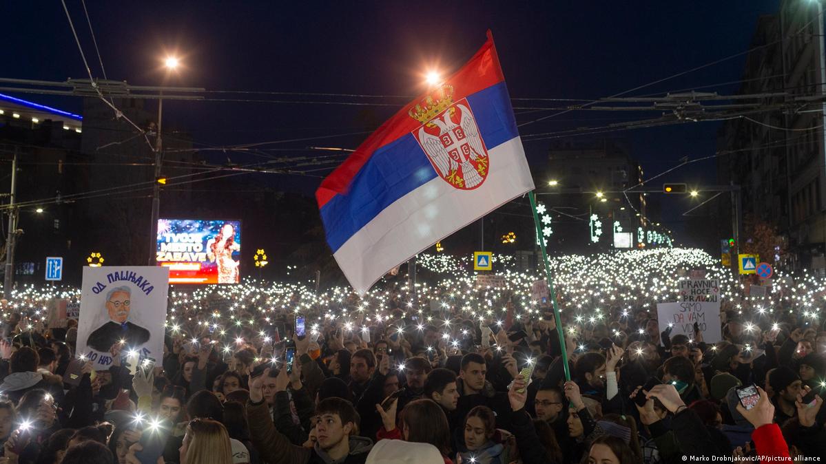Serbia: Tens of thousands join student-led protests – DW – 12/22/2024