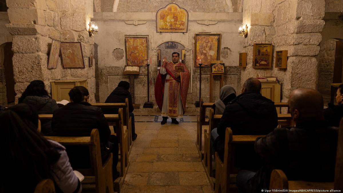 Syrian Christians: Debating the past, worry for the future – DW – 03/28 ...