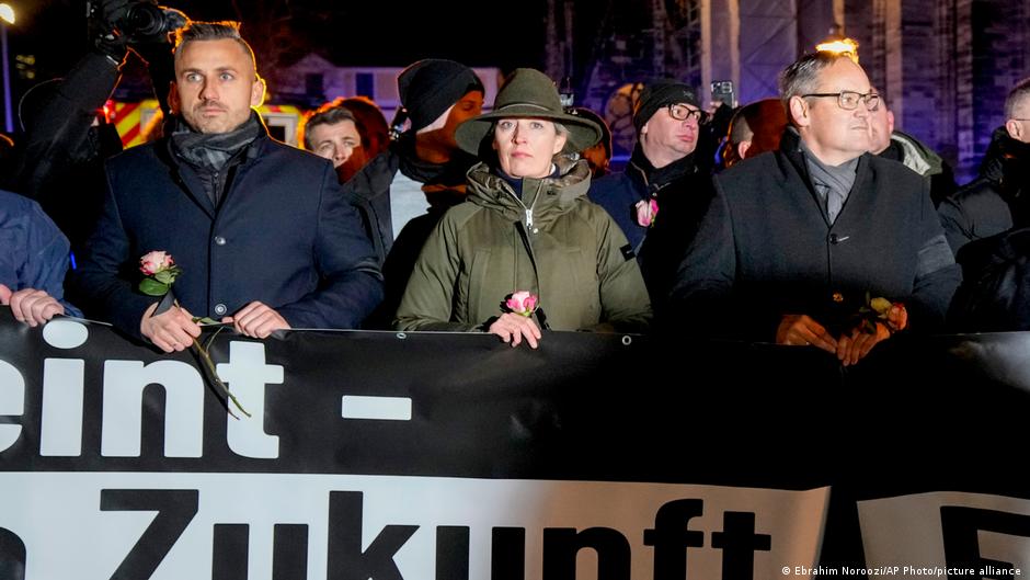 German far-right AfD rallies after Christmas market attack – DW – 12/24 ...