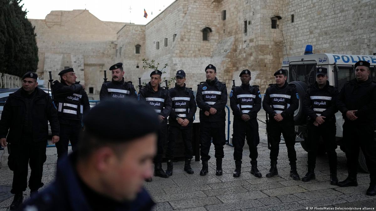 Somber Christmas in Bethlehem in the shadow of Gaza war – DW – 12/25/2024