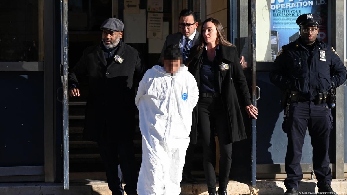 New York City: Man charged for burning woman to death – DW – 12/24/2024 New York City: Man charged for burning woman to death – DW – 12/24/2024