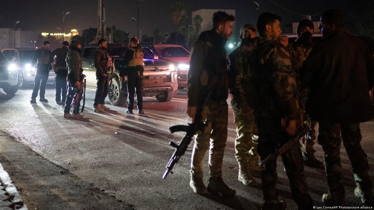 Syria launches crackdown in Assad stronghold after killings – DW – 12 ...