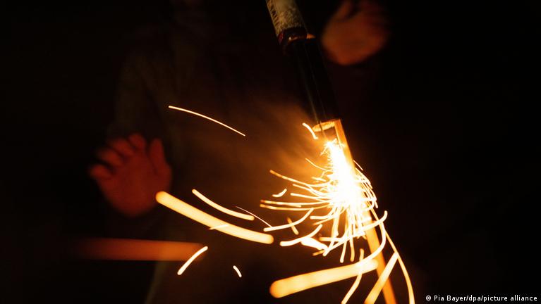 Germany: 4 killed, warehouse fire amid New Year's fireworks