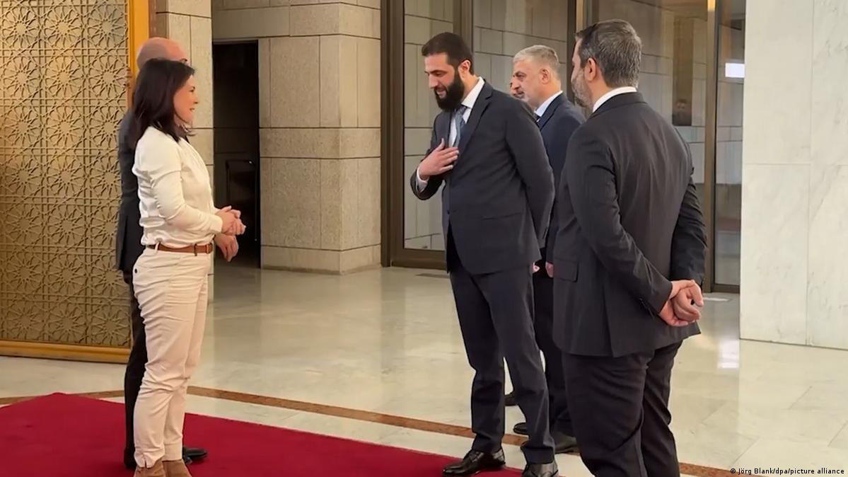 Ο Αλ Τζολάνι αρνείται τη χειραψία στην Μπέρμποκ