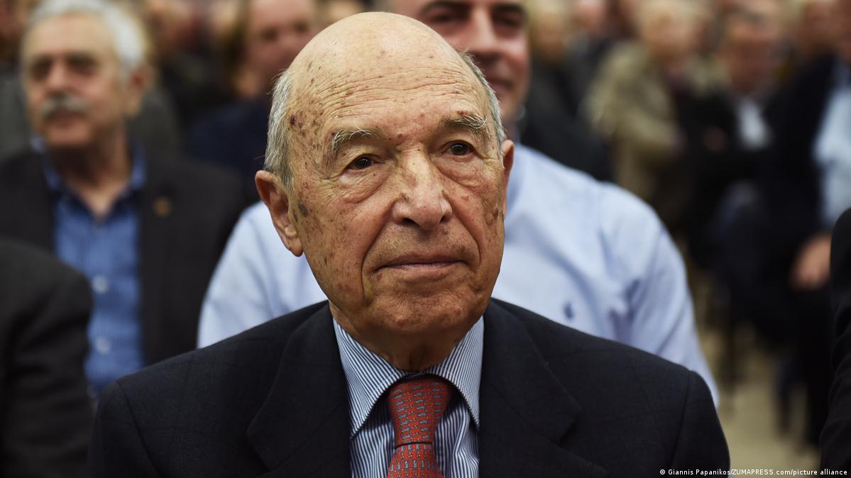Former Greek PM Costas Simitis dies – DW – 01/05/2025