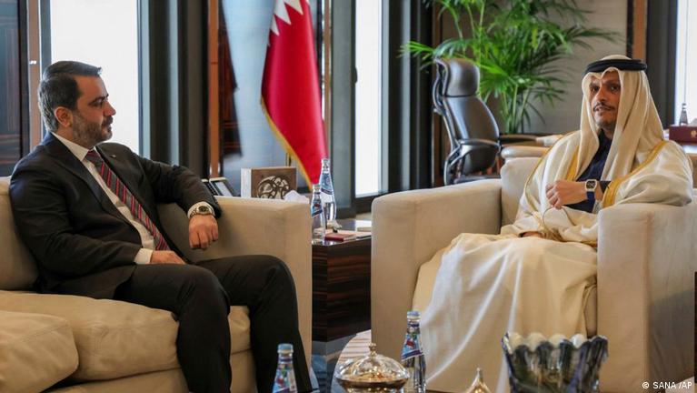 Syria's new top diplomat in Qatar in bid to build ties – DW – 01/05/2025