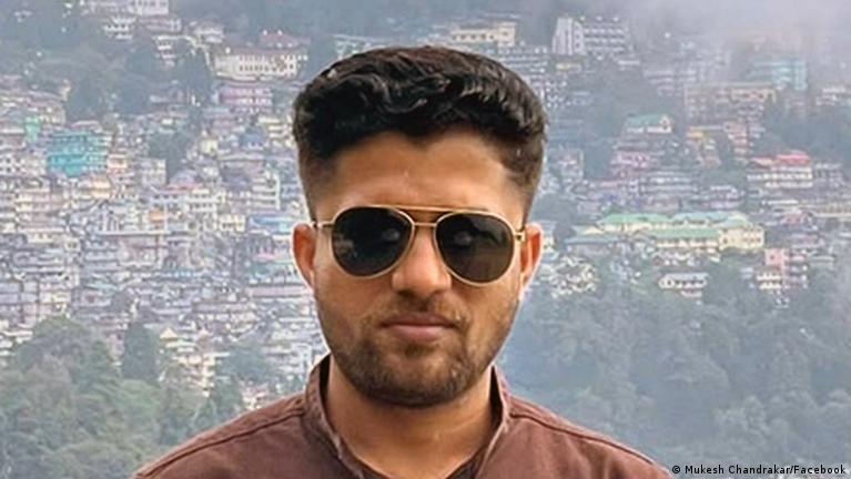 Indian journalist found dead in septic tank – DW – 01/05/2025