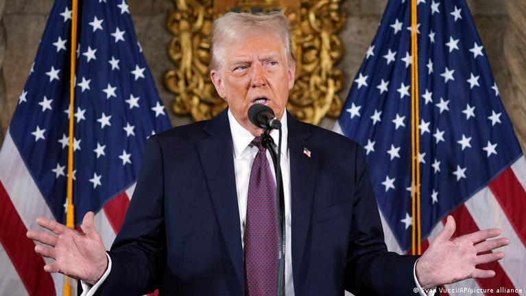 Shugaba Trump ya bayar da toshiyar baki – DW – 01/10/2025