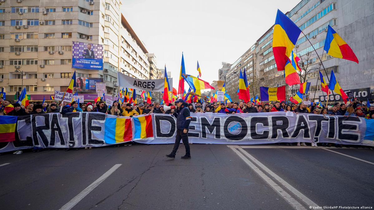 Romanians protest cancellation of presidential race