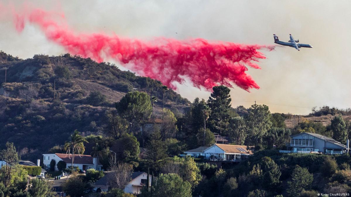 Fire in LA: How does the pink fire retardant work? – DW – 01/23/2025