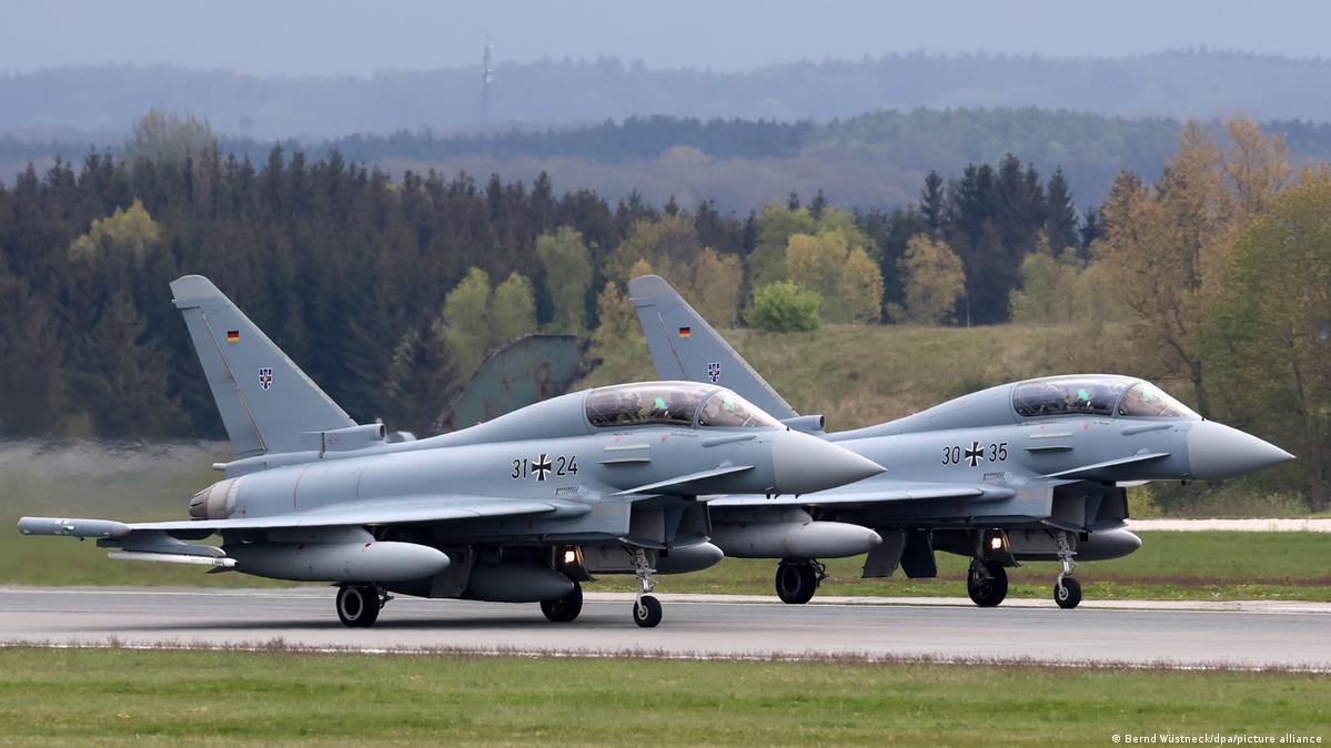 Germany investigating suspected Russian drones over air base – DW – 01 ...