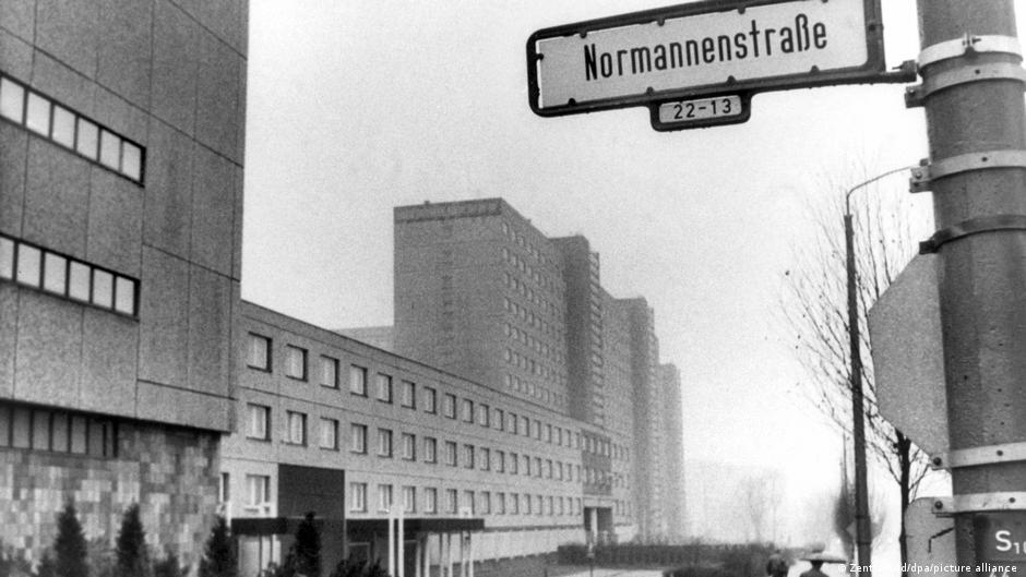 How did East Germany's secret police, the Stasi, operate? – DW – 01/15/2025