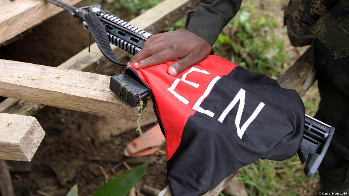 Colombia: ELN libera a 22 rehenes en frontera con Venezuela – DW – 04/03/2025