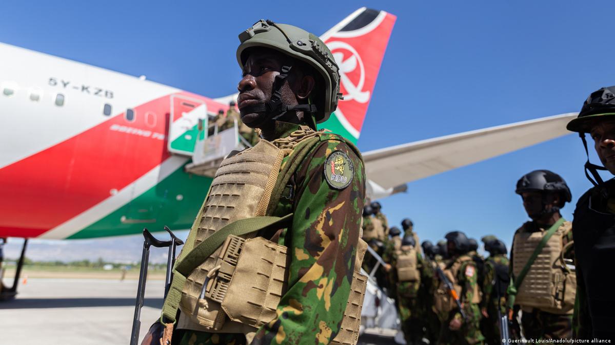 Muere en Haití un oficial keniano de la Fuerza Multinacional – DW – 17/10/2025